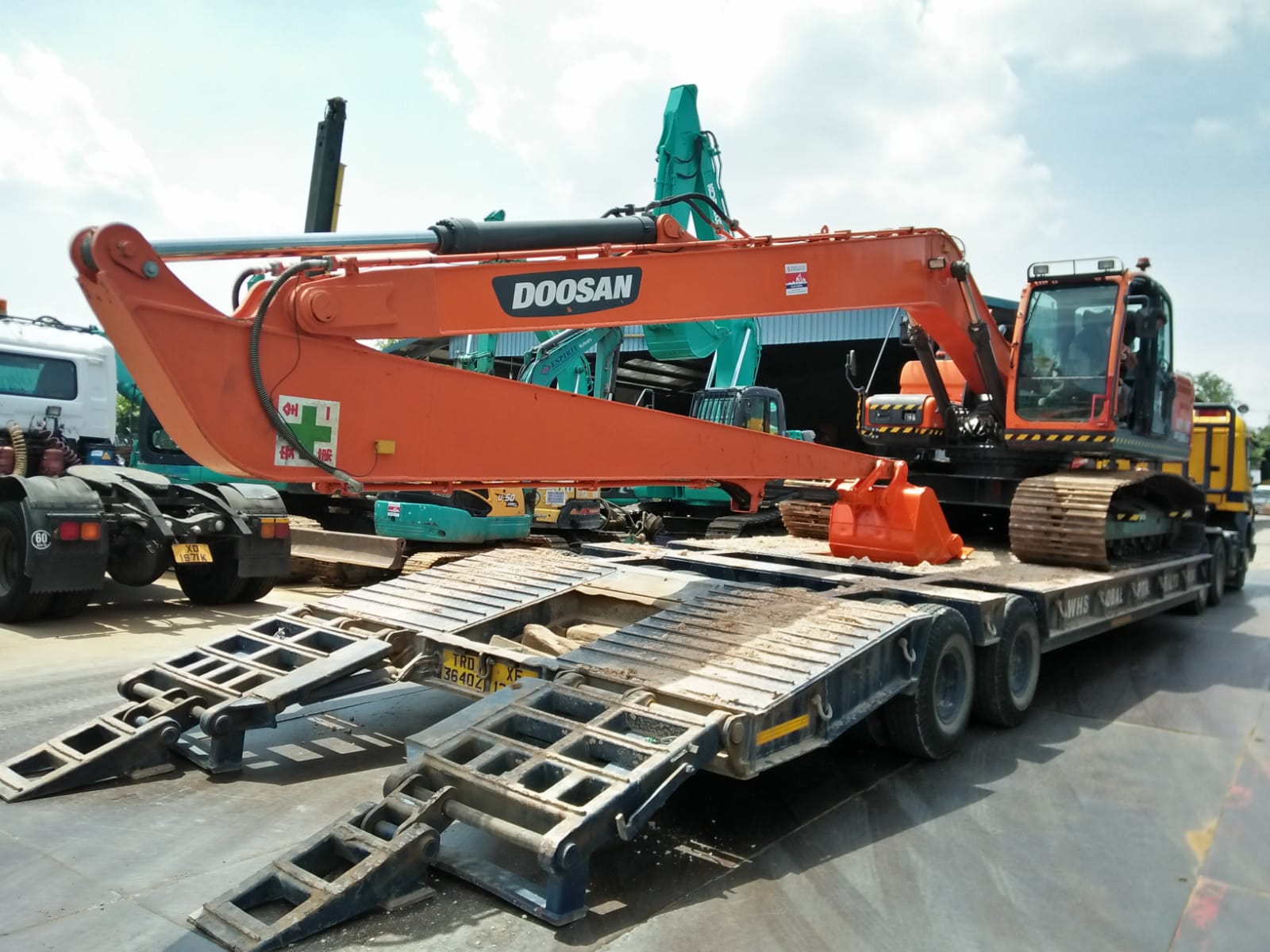 Excavator Singapore | Mini excavator | Hydraulic excavator